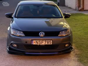 Grey Volkswagen Jetta 2014 in Vilnius, with an engine capacity of 1.60 L and mileage of 303 thousand km for 5500 €, photo 9 on AUTOMOTO.COM.LV