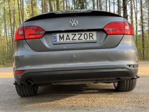 Grey Volkswagen Jetta 2014 in Vilnius, with an engine capacity of 1.60 L and mileage of 303 thousand km for 5500 €, photo 24 on AUTOMOTO.COM.LV