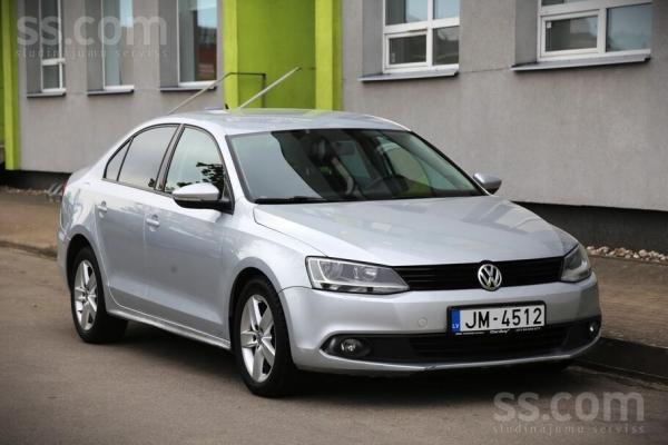 Pelēks Volkswagen Jetta 2014 Rīga, ar dzinēja tilpumu 1.40 L un nobraukumu 265 tūkst. km par 4995 €, foto 4 vietnē AUTOMOTO.COM.LV