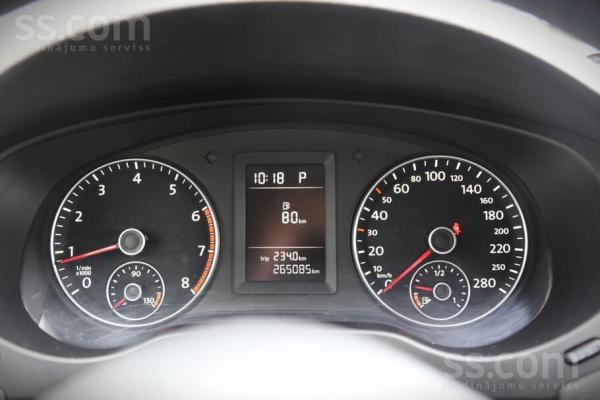Pelēks Volkswagen Jetta 2014 Rīga, ar dzinēja tilpumu 1.40 L un nobraukumu 265 tūkst. km par 4995 €, foto 7 vietnē AUTOMOTO.COM.LV