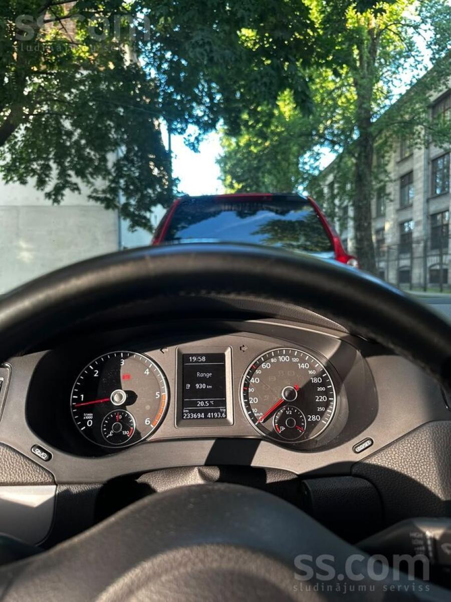 Pelēks Volkswagen Jetta 2014 Rīga, ar dzinēja tilpumu 1.60 L un nobraukumu 234 tūkst. km par 3000 €, foto 6 vietnē AUTOMOTO.COM.LV
