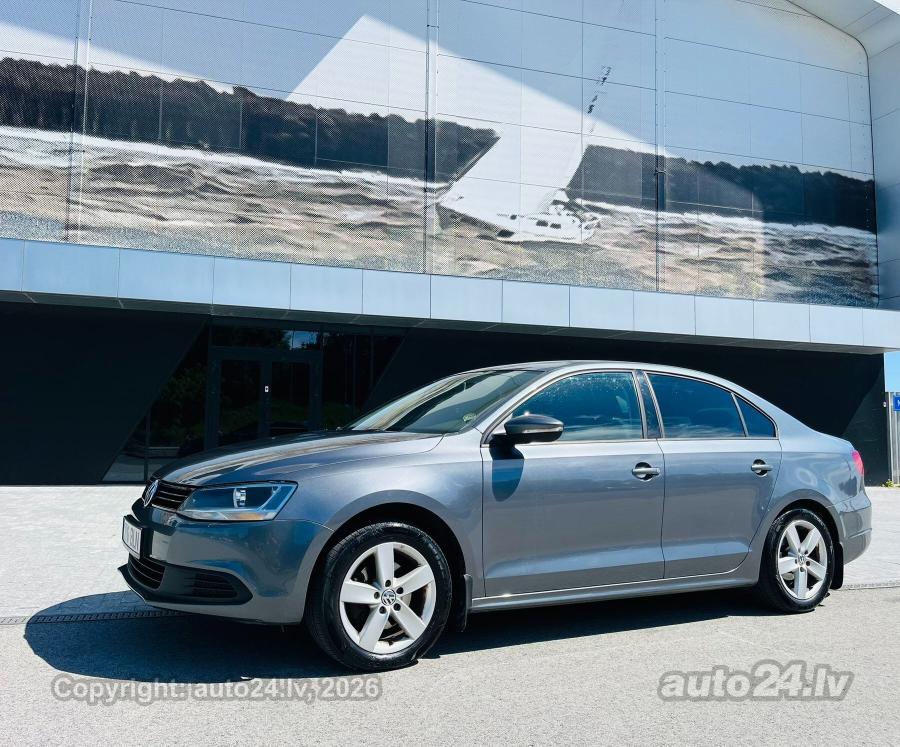 Pelēks Volkswagen Jetta 2014 Tallina, ar dzinēja tilpumu 1.40 L un nobraukumu 212 tūkst. km par 3900 €, foto 1 vietnē AUTOMOTO.COM.LV