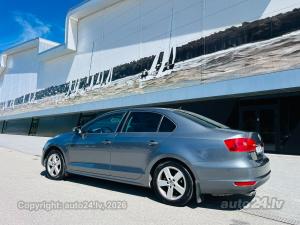 Pelēks Volkswagen Jetta 2014 Tallina, ar dzinēja tilpumu 1.40 L un nobraukumu 212 tūkst. km par 3900 €, foto 3 vietnē AUTOMOTO.COM.LV
