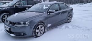 Pelēks Volkswagen Jetta 2014 Rīga, ar dzinēja tilpumu 1.60 L un nobraukumu 255 tūkst. km par 4100 €, foto  vietnē AUTOMOTO.COM.LV