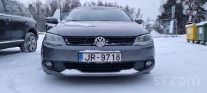 Pelēks Volkswagen Jetta 2014 Rīga, ar dzinēja tilpumu 1.60 L un nobraukumu 255 tūkst. km par 4100 €, foto 3 vietnē AUTOMOTO.COM.LV