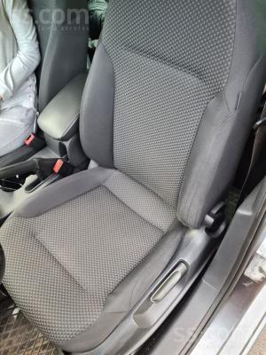 Pelēks Volkswagen Jetta 2014 Rīga, ar dzinēja tilpumu 1.60 L un nobraukumu 255 tūkst. km par 4100 €, foto 5 vietnē AUTOMOTO.COM.LV