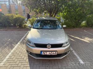 Pelēks Volkswagen Jetta 2014 Rīga, ar dzinēja tilpumu 1.40 L un nobraukumu 358 tūkst. km par 2500 €, foto 4 vietnē AUTOMOTO.COM.LV