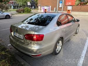 Pelēks Volkswagen Jetta 2014 Rīga, ar dzinēja tilpumu 1.40 L un nobraukumu 358 tūkst. km par 2500 €, foto 6 vietnē AUTOMOTO.COM.LV