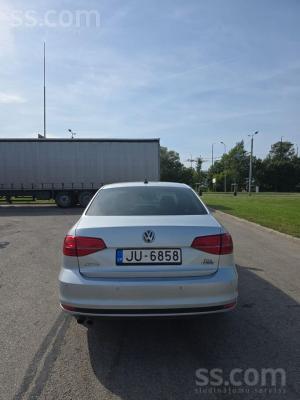 Pelēks Volkswagen Jetta 2014 Rīga, ar dzinēja tilpumu 2.00 L un nobraukumu 205 tūkst. km par 5000 €, foto 6 vietnē AUTOMOTO.COM.LV