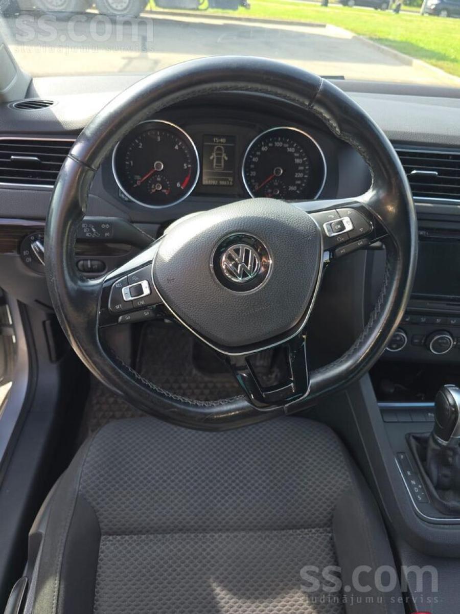 Pelēks Volkswagen Jetta 2014 Rīga, ar dzinēja tilpumu 2.00 L un nobraukumu 205 tūkst. km par 5000 €, foto 7 vietnē AUTOMOTO.COM.LV