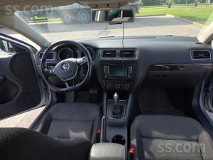 Pelēks Volkswagen Jetta 2014 Rīga, ar dzinēja tilpumu 2.00 L un nobraukumu 205 tūkst. km par 5000 €, foto 8 vietnē AUTOMOTO.COM.LV