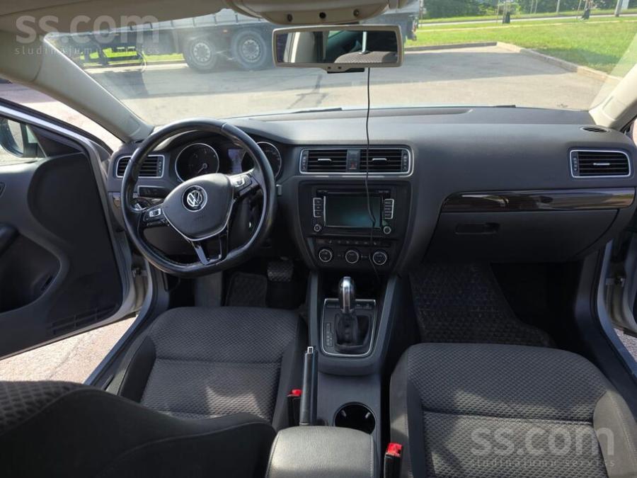 Pelēks Volkswagen Jetta 2014 Rīga, ar dzinēja tilpumu 2.00 L un nobraukumu 205 tūkst. km par 5000 €, foto 8 vietnē AUTOMOTO.COM.LV