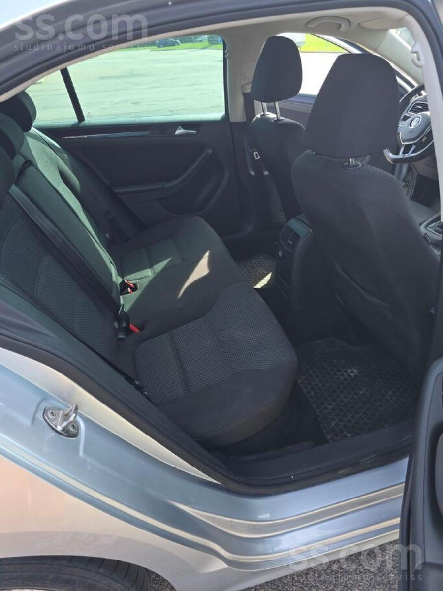 Pelēks Volkswagen Jetta 2014 Rīga, ar dzinēja tilpumu 2.00 L un nobraukumu 205 tūkst. km par 5000 €, foto 10 vietnē AUTOMOTO.COM.LV