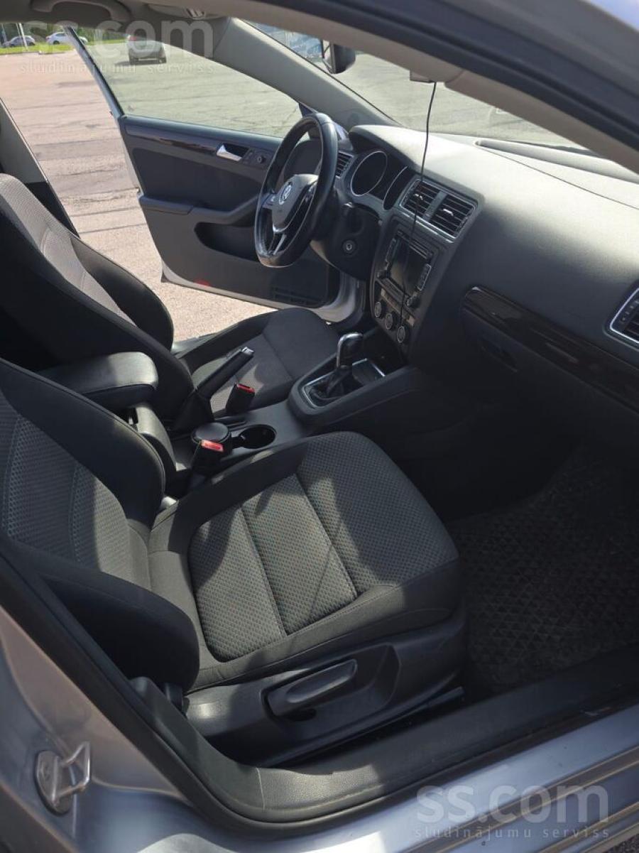 Pelēks Volkswagen Jetta 2014 Rīga, ar dzinēja tilpumu 2.00 L un nobraukumu 205 tūkst. km par 5000 €, foto 11 vietnē AUTOMOTO.COM.LV
