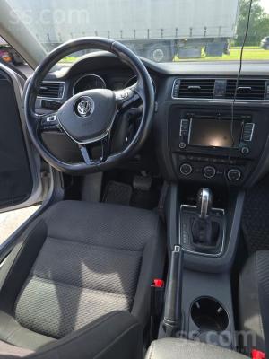 Pelēks Volkswagen Jetta 2014 Rīga, ar dzinēja tilpumu 2.00 L un nobraukumu 205 tūkst. km par 5000 €, foto 12 vietnē AUTOMOTO.COM.LV