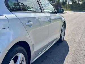 Grey Volkswagen Jetta 2014 in Vilnius, with an engine capacity of 1.60 L and mileage of 260 thousand km for 4300 €, photo 9 on AUTOMOTO.COM.LV
