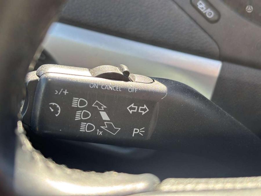 Grey Volkswagen Jetta 2014 in Vilnius, with an engine capacity of 1.60 L and mileage of 260 thousand km for 4300 €, photo 14 on AUTOMOTO.COM.LV