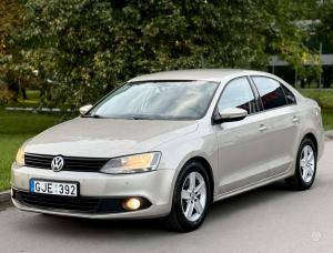 Pelēks Volkswagen Jetta 2014 Kauņa, ar dzinēja tilpumu 1.39 L un nobraukumu 322 tūkst. km par 2500 €, foto 3 vietnē AUTOMOTO.COM.LV