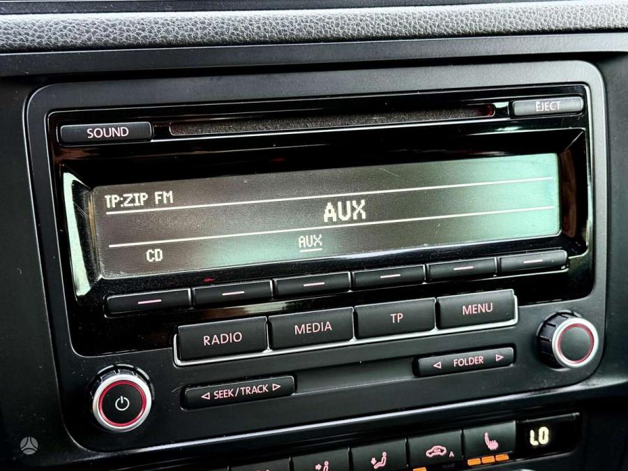 Pelēks Volkswagen Jetta 2014 Kauņa, ar dzinēja tilpumu 1.39 L un nobraukumu 322 tūkst. km par 2500 €, foto 17 vietnē AUTOMOTO.COM.LV