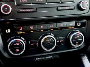 Pelēks Volkswagen Jetta 2014 Kauņa, ar dzinēja tilpumu 1.39 L un nobraukumu 322 tūkst. km par 2500 €, foto 18 vietnē AUTOMOTO.COM.LV