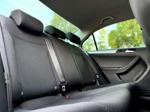 Pelēks Volkswagen Jetta 2014 Kauņa, ar dzinēja tilpumu 1.39 L un nobraukumu 322 tūkst. km par 2500 €, foto 25 vietnē AUTOMOTO.COM.LV