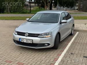 Grey Volkswagen Jetta 2014 in Cesis, with an engine capacity of 1.40 L and mileage of 166 thousand km for 5000 €, photo 5 on AUTOMOTO.COM.LV
