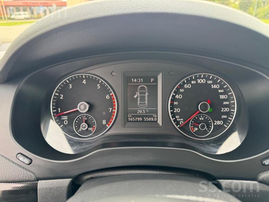 Grey Volkswagen Jetta 2014 in Cesis, with an engine capacity of 1.40 L and mileage of 166 thousand km for 5000 €, photo 11 on AUTOMOTO.COM.LV