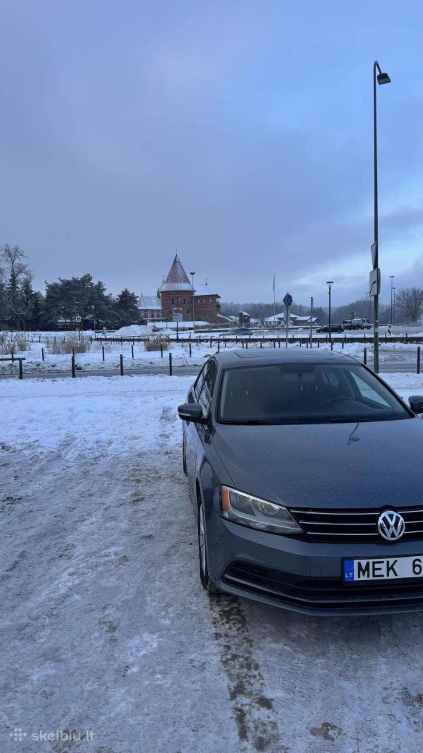 Pelēks Volkswagen Jetta 2015 Kauņa, ar dzinēja tilpumu 1.80 L un nobraukumu 175 tūkst. km par 6599 €, foto 1 vietnē AUTOMOTO.COM.LV