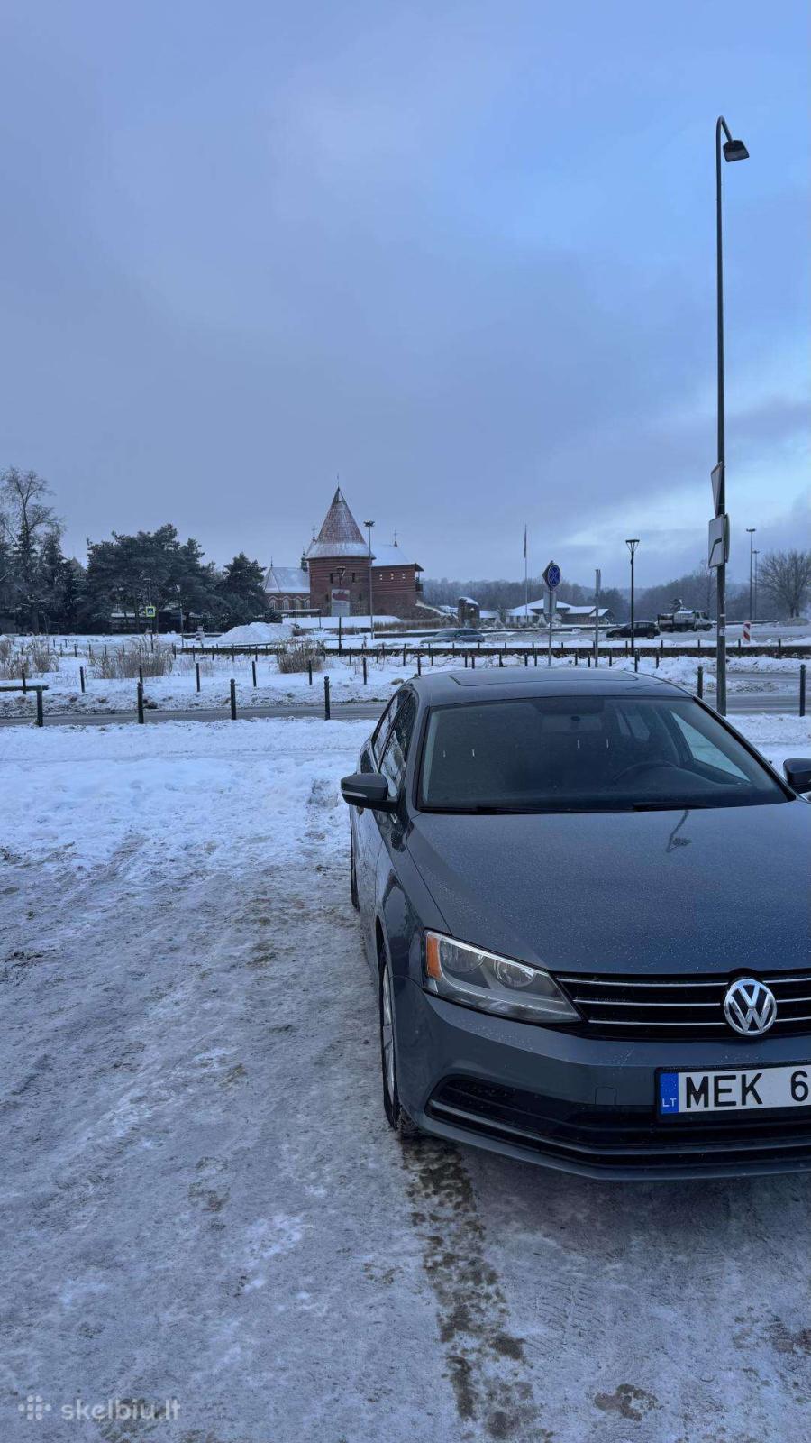Grey Volkswagen Jetta 2015 in Kaunas, with an engine capacity of 1.80 L and mileage of 175 thousand km for 6599 €, photo 1 on AUTOMOTO.COM.LV
