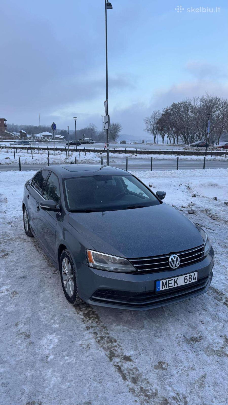 Grey Volkswagen Jetta 2015 in Kaunas, with an engine capacity of 1.80 L and mileage of 175 thousand km for 6599 €, photo 4 on AUTOMOTO.COM.LV