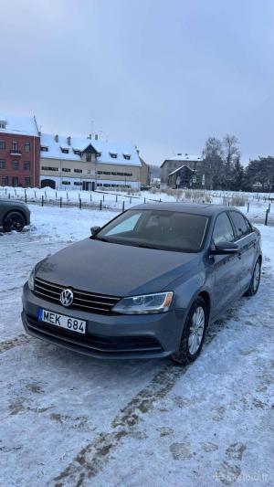 Grey Volkswagen Jetta 2015 in Kaunas, with an engine capacity of 1.80 L and mileage of 175 thousand km for 6599 €, photo 5 on AUTOMOTO.COM.LV