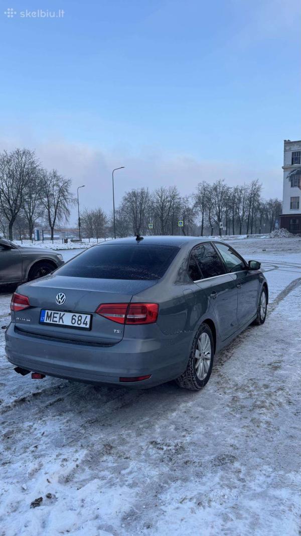 Pelēks Volkswagen Jetta 2015 Kauņa, ar dzinēja tilpumu 1.80 L un nobraukumu 175 tūkst. km par 6599 €, foto 6 vietnē AUTOMOTO.COM.LV