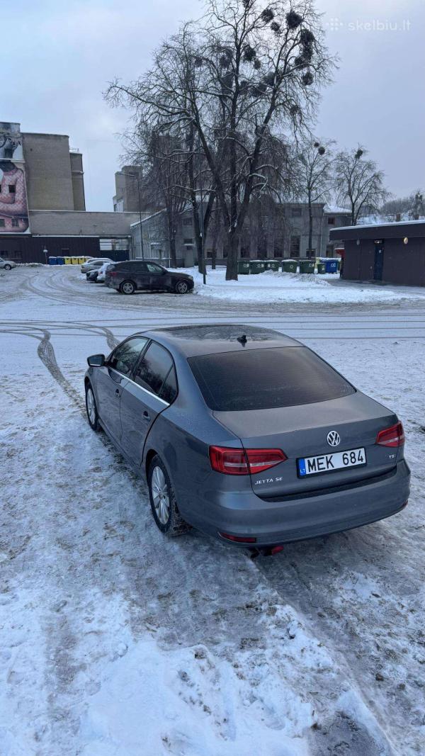 Pelēks Volkswagen Jetta 2015 Kauņa, ar dzinēja tilpumu 1.80 L un nobraukumu 175 tūkst. km par 6599 €, foto 7 vietnē AUTOMOTO.COM.LV