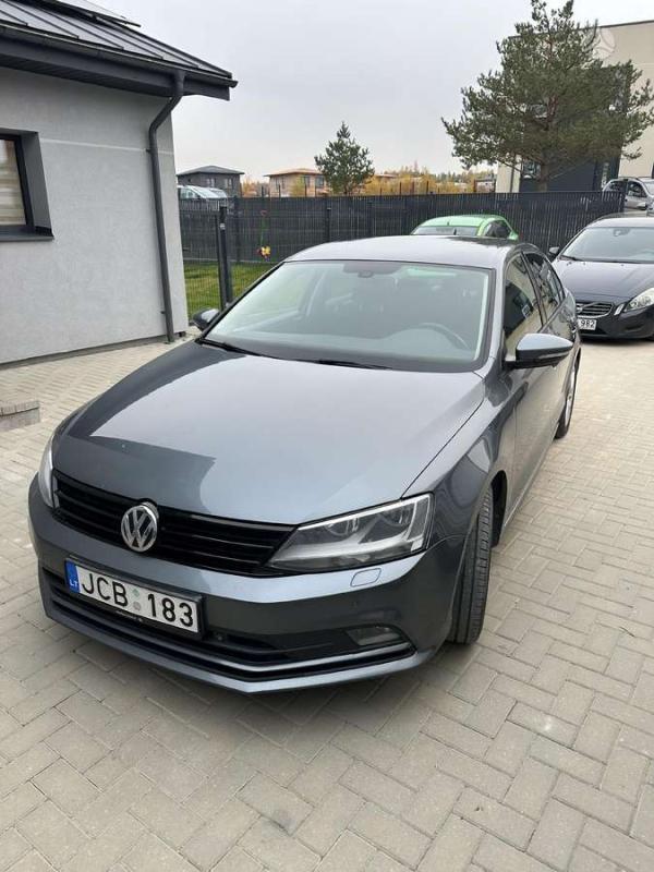 Pelēks Volkswagen Jetta 2015 Viļņa, ar dzinēja tilpumu 1.97 L un nobraukumu 174 tūkst. km par 5900 €, foto 1 vietnē AUTOMOTO.COM.LV