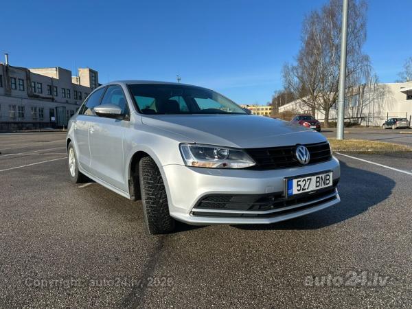 Grey Volkswagen Jetta 2015 in Tartu, with an engine capacity of 1.40 L and mileage of 200 thousand km for 6800 €, photo 3 on AUTOMOTO.COM.LV