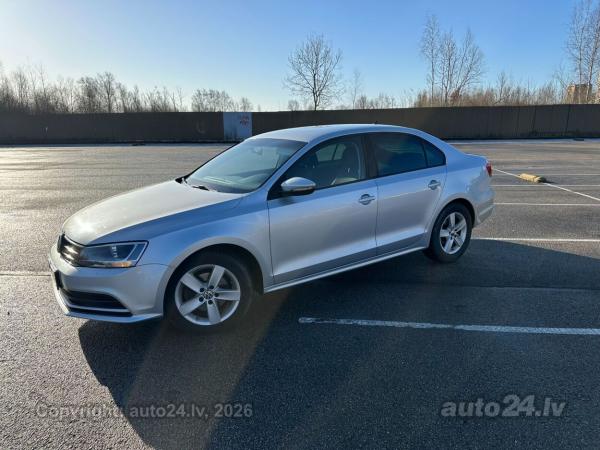 Grey Volkswagen Jetta 2015 in Tartu, with an engine capacity of 1.40 L and mileage of 200 thousand km for 6800 €, photo 6 on AUTOMOTO.COM.LV