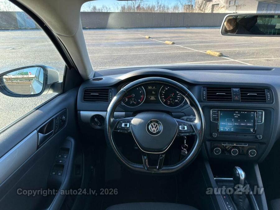 Pelēks Volkswagen Jetta 2015 Tartu, ar dzinēja tilpumu 1.40 L un nobraukumu 200 tūkst. km par 6800 €, foto 13 vietnē AUTOMOTO.COM.LV
