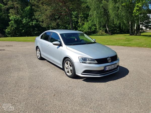 Pelēks Volkswagen Jetta 2015 Viļņa, ar dzinēja tilpumu 2.00 L un nobraukumu 324 tūkst. km par 3599 €, foto 2 vietnē AUTOMOTO.COM.LV