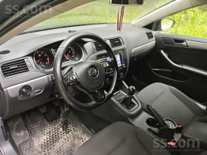 Pelēks Volkswagen Jetta 2015 Talsi, ar dzinēja tilpumu 1.40 L un nobraukumu 204 tūkst. km par 4800 €, foto 6 vietnē AUTOMOTO.COM.LV