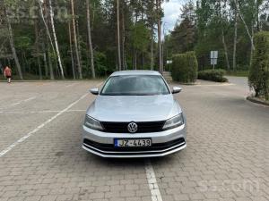 Pelēks Volkswagen Jetta 2015 Rīga, ar dzinēja tilpumu 2.00 L un nobraukumu 380 tūkst. km par 4400 €, foto 6 vietnē AUTOMOTO.COM.LV