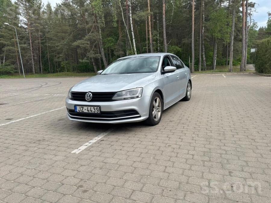 Pelēks Volkswagen Jetta 2015 Rīga, ar dzinēja tilpumu 2.00 L un nobraukumu 380 tūkst. km par 4400 €, foto 7 vietnē AUTOMOTO.COM.LV