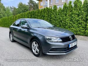 Pelēks Volkswagen Jetta 2015 Tallina, ar dzinēja tilpumu 1.20 L un nobraukumu 103 tūkst. km par 7900 €, foto 3 vietnē AUTOMOTO.COM.LV