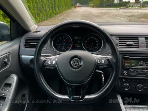 Pelēks Volkswagen Jetta 2015 Tallina, ar dzinēja tilpumu 1.20 L un nobraukumu 103 tūkst. km par 7900 €, foto 13 vietnē AUTOMOTO.COM.LV