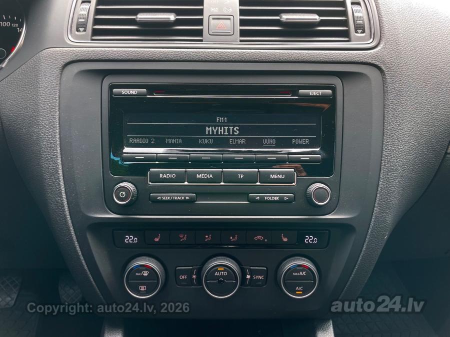 Pelēks Volkswagen Jetta 2015 Tallina, ar dzinēja tilpumu 1.20 L un nobraukumu 103 tūkst. km par 7900 €, foto 14 vietnē AUTOMOTO.COM.LV