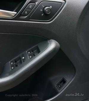 Pelēks Volkswagen Jetta 2015 Tallina, ar dzinēja tilpumu 1.20 L un nobraukumu 103 tūkst. km par 7900 €, foto 16 vietnē AUTOMOTO.COM.LV