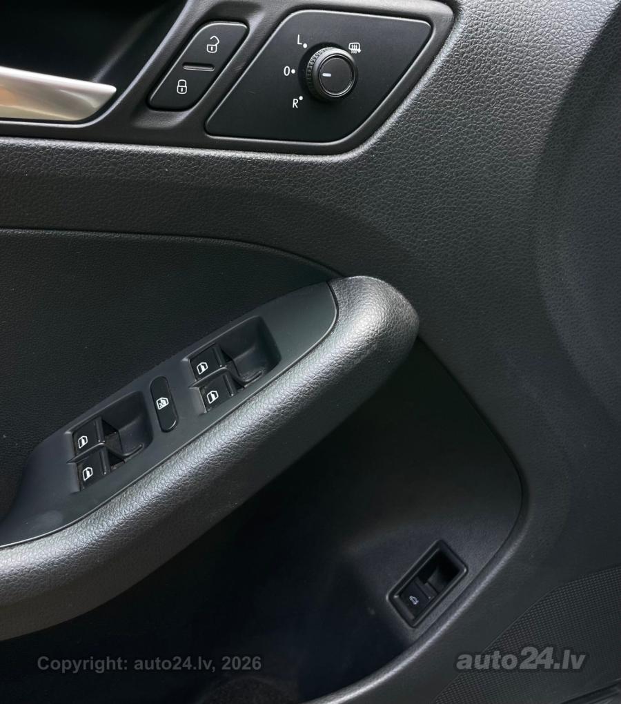 Pelēks Volkswagen Jetta 2015 Tallina, ar dzinēja tilpumu 1.20 L un nobraukumu 103 tūkst. km par 7900 €, foto 16 vietnē AUTOMOTO.COM.LV