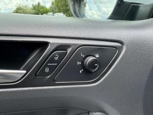 Grey Volkswagen Jetta 2015 in Vilnius, with an engine capacity of 1.97 L and mileage of 250 thousand km for 5499 €, photo 15 on AUTOMOTO.COM.LV