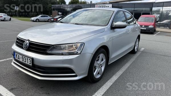 Pelēks Volkswagen Jetta 2015 Rīga, ar dzinēja tilpumu 1.40 L un nobraukumu 112 tūkst. km par 4000 €, foto 1 vietnē AUTOMOTO.COM.LV