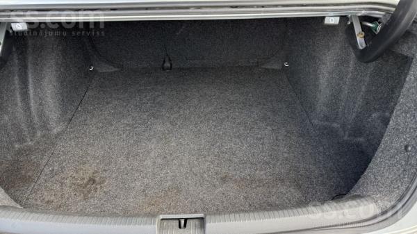 Pelēks Volkswagen Jetta 2015 Rīga, ar dzinēja tilpumu 1.40 L un nobraukumu 112 tūkst. km par 4000 €, foto 8 vietnē AUTOMOTO.COM.LV