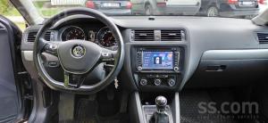 Grey Volkswagen Jetta 2015 in Ventspils, with an engine capacity of 1.40 L and mileage of 205 thousand km for 3999 €, photo 3 on AUTOMOTO.COM.LV
